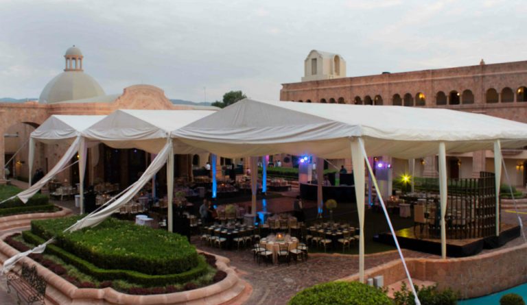 ¿Conoces los diferentes tipos de toldos para eventos? – Doblezero